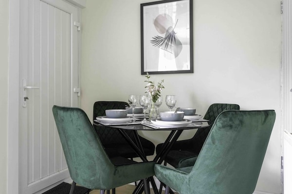 Scotia House - Sleeps 5 - Strathaven