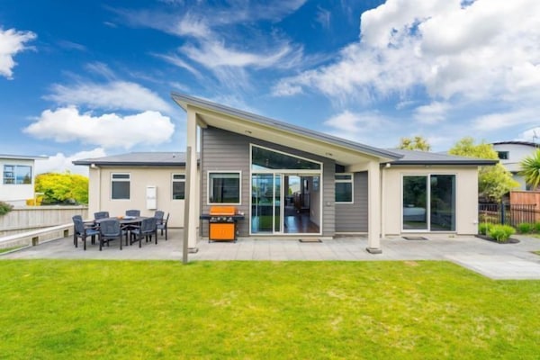 The Holiday House Lake Taupo - Taupō