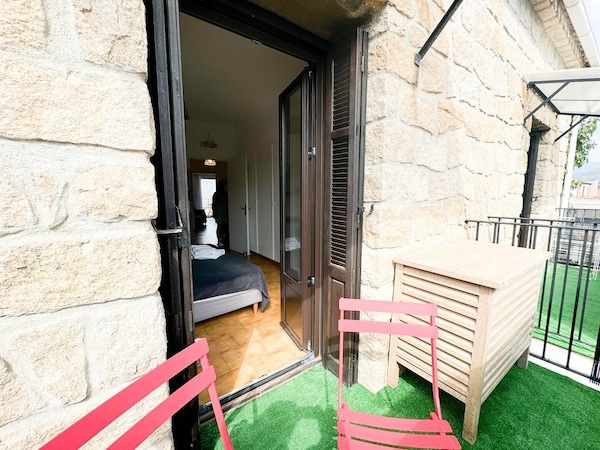 3-room Walk-through Apartment With Unobstructed Sea View In Town Center - Propriano