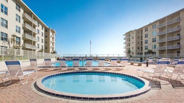 Oceanfront 2br Condo W/king, Bunks & Stunning View - New Smyrna Beach, FL