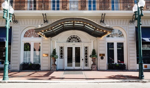 The Lafayette By Kasa | King Room - Lake Cataouatche, LA