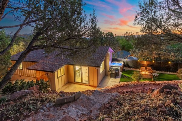 Red Rock Serenity:tranquil Retreat,hot Tub,bbq&new - Sedona, AZ