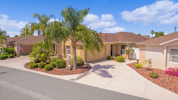 Charming 2/2 Courtyard Villa With Gas Golf Cart In The Village Of Bonita - The Villages