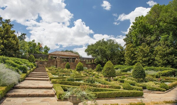 A Place You'll Surely Enjoy! Free Parking Onsite, Pet-friendly Property - Texas