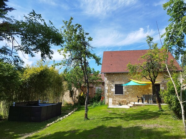 Gite Vignotte En Périgord Vert Tout Inclus,luxe,campagne,calme,jardin, Piscine - Périgord