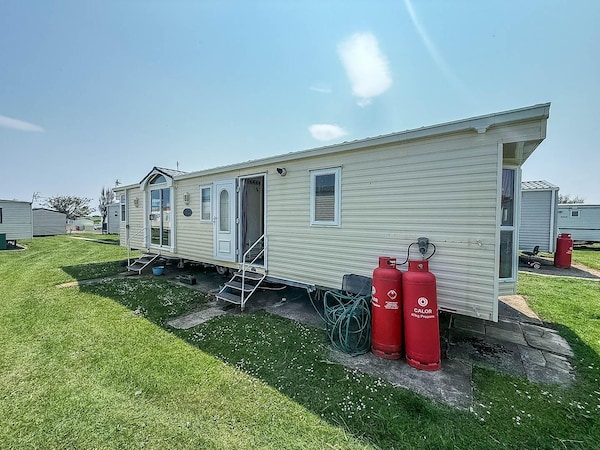 Cosy Caravan At Sand Le Mere Holiday Park In Yorkshire Ref 71004g - Withernsea