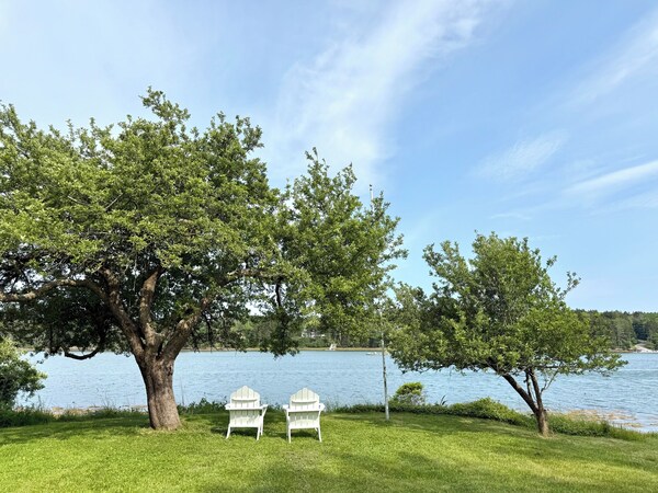 The Harpswell House-waterfront, Sunrise, Big Yards, Classic & Luxury - Brunswick, ME
