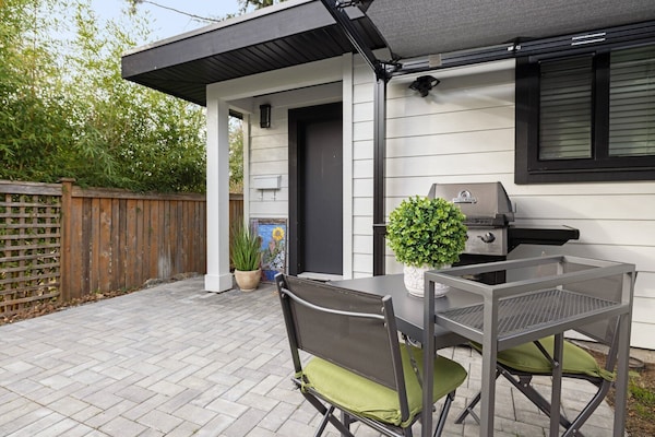 Chic Garden Suite - Victoria