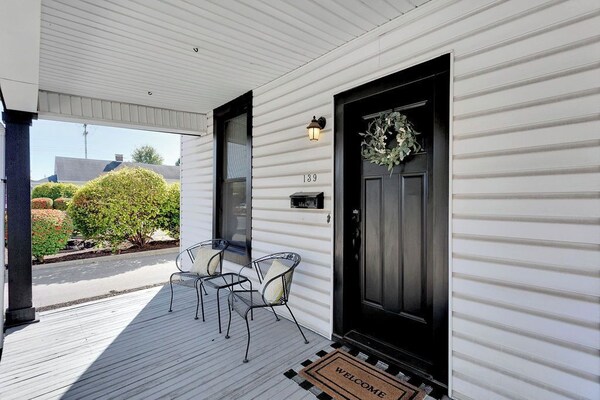 Miller House-modern Remodel 2br Historic Townhome Blocks To Downtown Noblesville - Fishers, IN