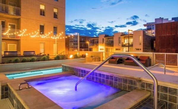 Denver 1br Apt With Amazing Balcony Views Pool, Jacuzzi And Fitness Center - Denver