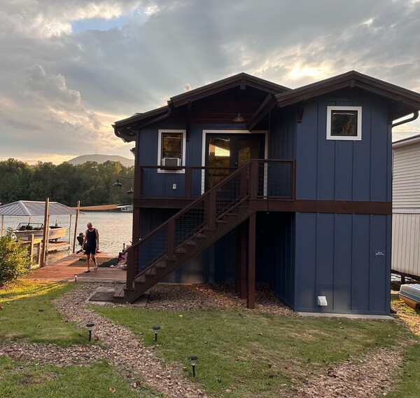 Sleep Lakeside In Our Cozy Boathouse With Mtn Views - Tryon, NC
