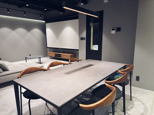 New Open October 2012 Fukuokas Largest And Most / Fukuoka Fukuoka - Fukuoka