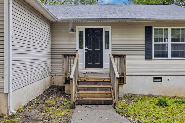 Charming & Modern Home / Prime Location / Sleeps 8 - Winston-Salem, NC