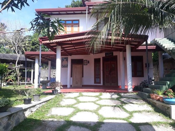 Charming 4-bedroom Villa With Ac And Wifi In Fabulous Mirissa - Mirissa