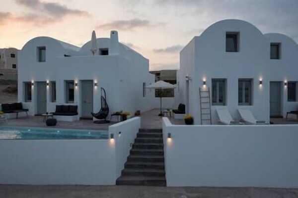 White Orchid Suites | 4 | Private Hot Tub - Santorini