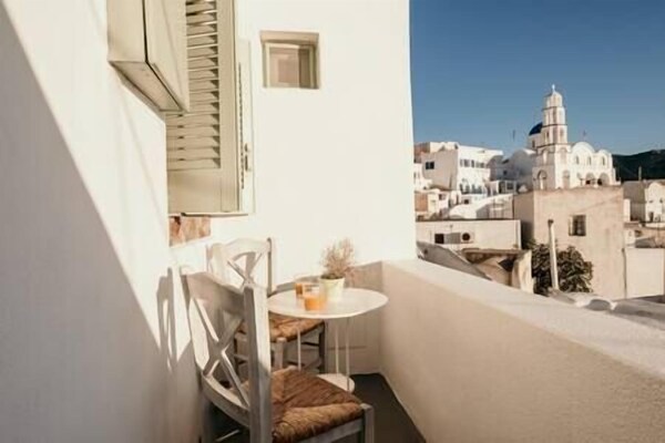 White Orchid Studio With Sea And Mountain View - Santorini
