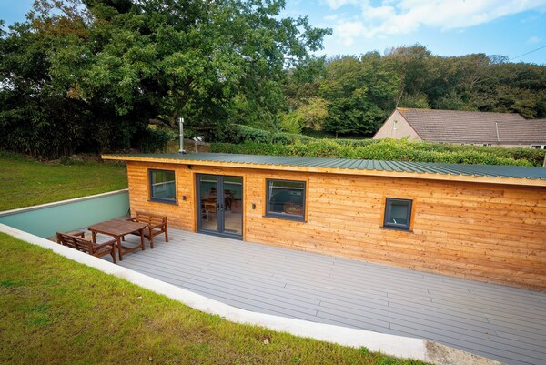 Beautifully Appointed Chalet Ideally Located 5 Min Walk From Beach & Town Centre - Bude