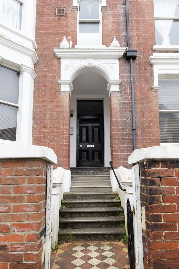 Open Mind Property - 4 Beds & Free Parking - Isle of Wight