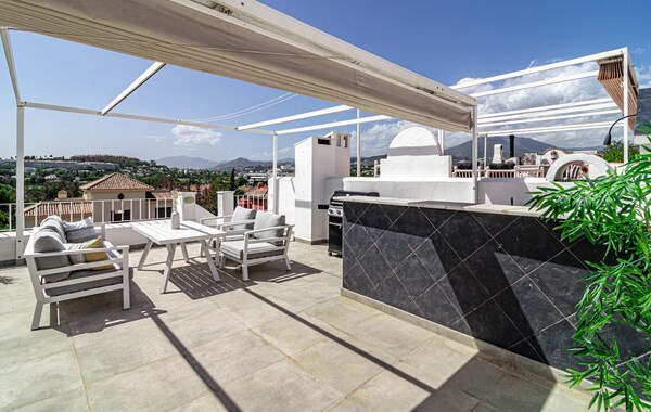 Huge Townhouse In Aloha Pueblo - Marbella