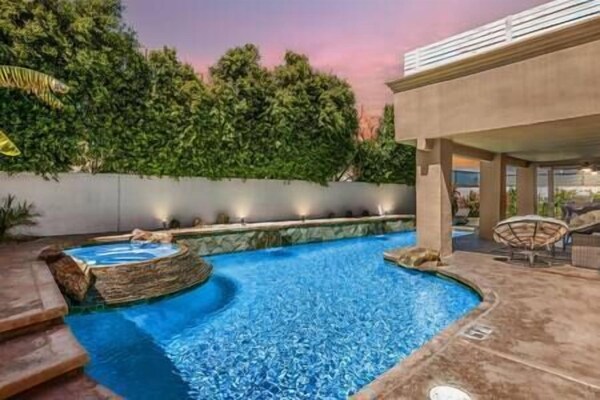 Serene Oasis W/ Bbq, Heated Pool/spa, Game Room - Indio, CA