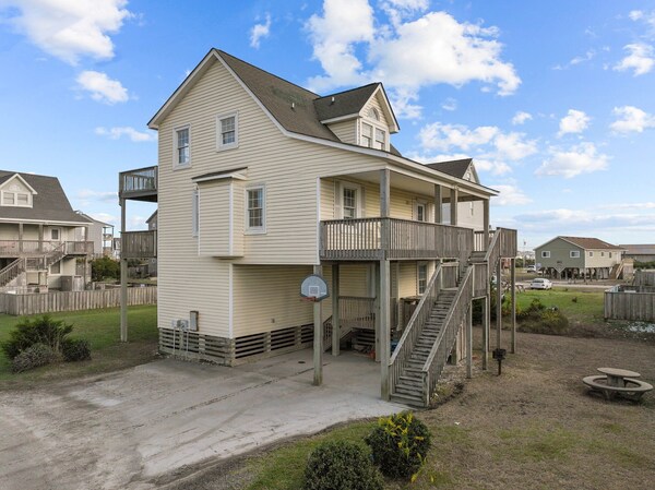 Hot Tub, Dogs Welcome, Ocean Views, Easy Walk To The Beach! - Outer Banks, NC