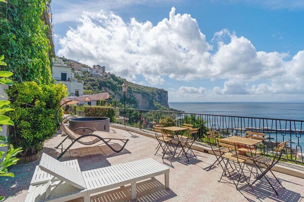 Villa 'Quietness' Con Vista Mare, Terrazza Condivisa E Wi-fi - Vico Equense