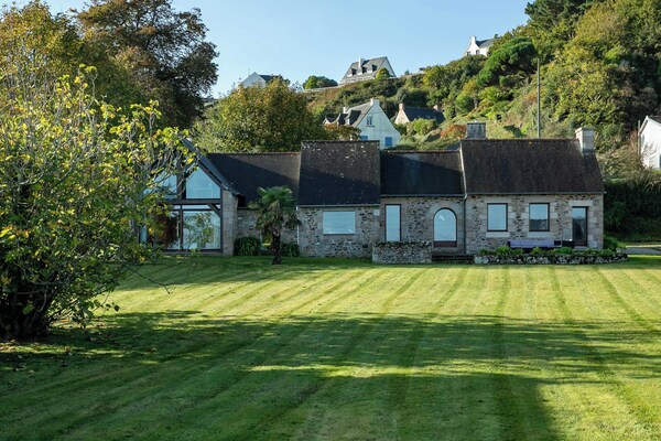 Ferienhaus 'Maison Chevoir Pieds Dans L'eau' Mit Meerblick, Privater Terrasse Und Wi-fi - Île de Bréhat