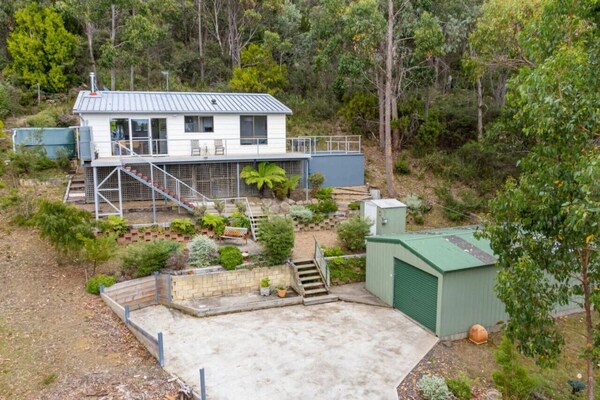 High View House - Pirates Bay Views - Eaglehawk Neck