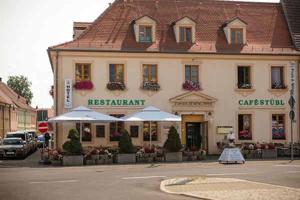 Double Room Premium Incl. Breakfast - Hotel Zum Goldenen Löwen - Cottbus