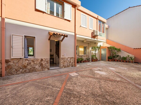 Magnifica Villa Indipendente Per 8 Ospiti Con A/c, Tv, Balcone, Vista Panoramica E Parcheggio - Castiadas