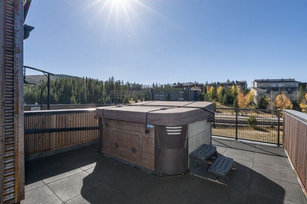 Stunning Luxury Townhome, Downtown Winter Park - Winter Park, CO