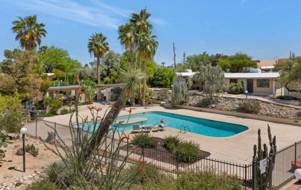 Cozy Condo W/great Backyard. Pet-friendly! - Tucson, AZ