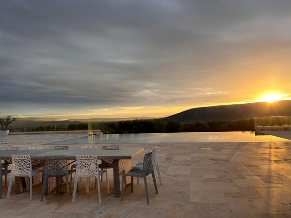 Magnifique Propriété Avec Vue Unique Au Calme Avec Fitness, Hammam Et Jacuzzi - Le Thor