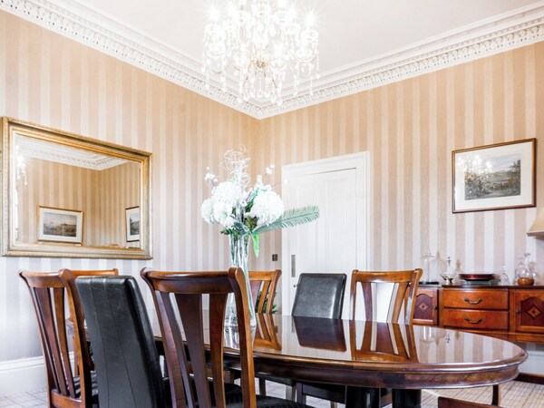7 Bedroom Accommodation In St Andrews - Falkland Palace & Garden