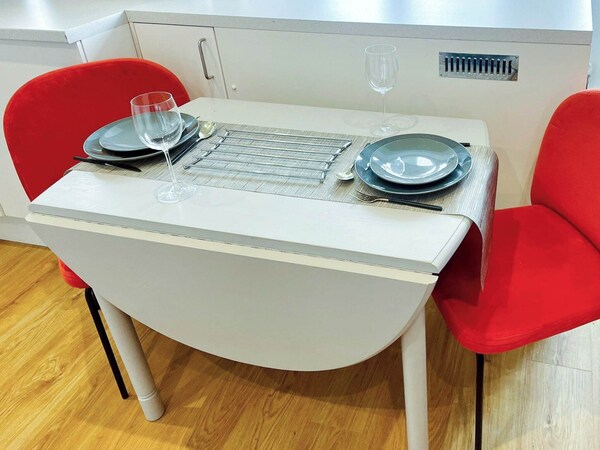 1 Bedroom Accommodation In Leigh-on-sea - Essex