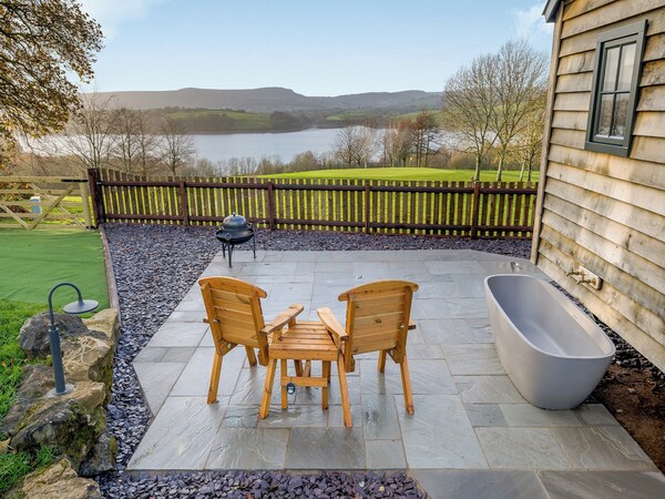 Enjoy A Romantic Retreat At This Luxurious Shepherds Hut. - Usk