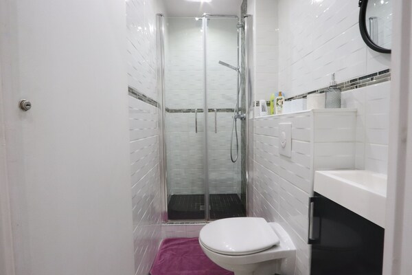 Beautiful Studio Near The Champs Elysées - Puteaux