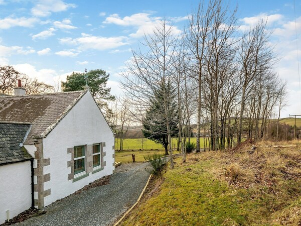 2 Bedroom Accommodation In Huntly - Moray