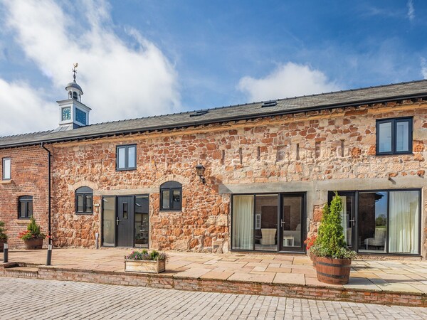 3 Bedroom Accommodation In Oswestry - Oswestry