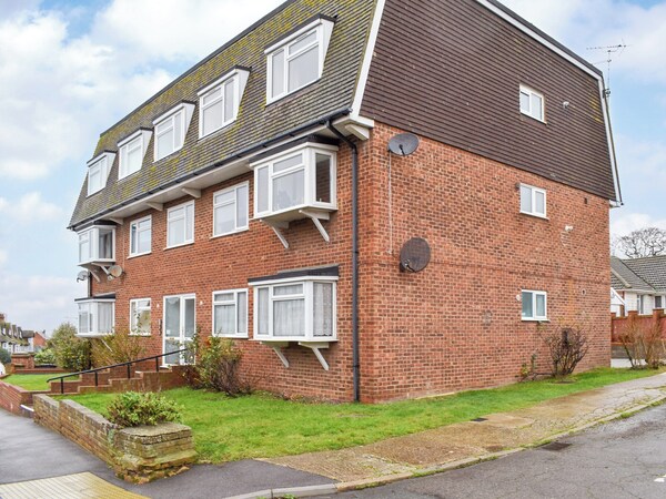 2 Bedroom Accommodation In Whitstable - Whitstable