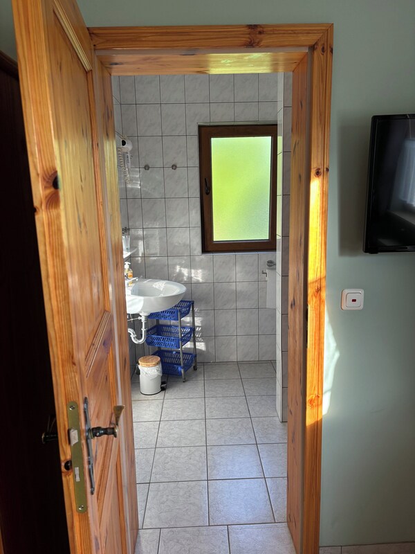 Apartment Kitchen And Bedroom - In The Middle Of The Countryside - 15 Minutes To Koblenz - Koblenz