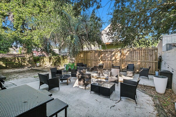 Enjoy This Fabulous Downstairs 3 Bedroom Apartment In Historic Algiers Point. - New Orleans, LA