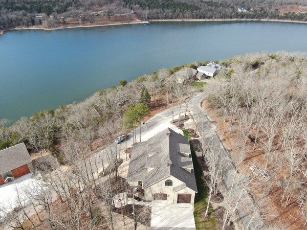 Luxury Lake Loft, 2 Bedrooms For Up To 9 Near All The Branson Entertainment. - Omaha, AR