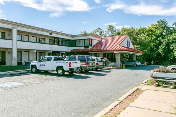 3 Pet-friendly Rooms Near Flying Point Park W/ On-site Dining & Free Breakfast - Abingdon, MD