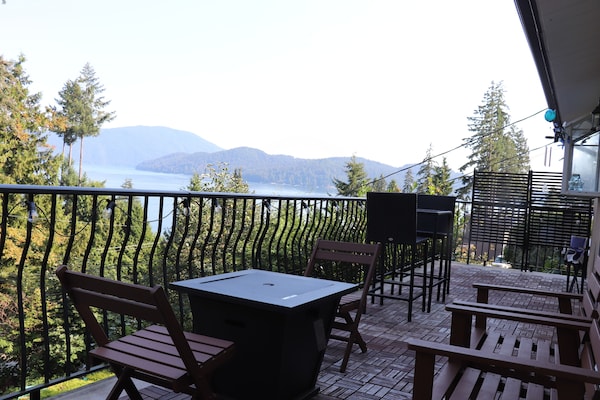 Cozy Home With Ocean And Mountain Views. Family Sized Wth Game Room And Deck - Bowen Island