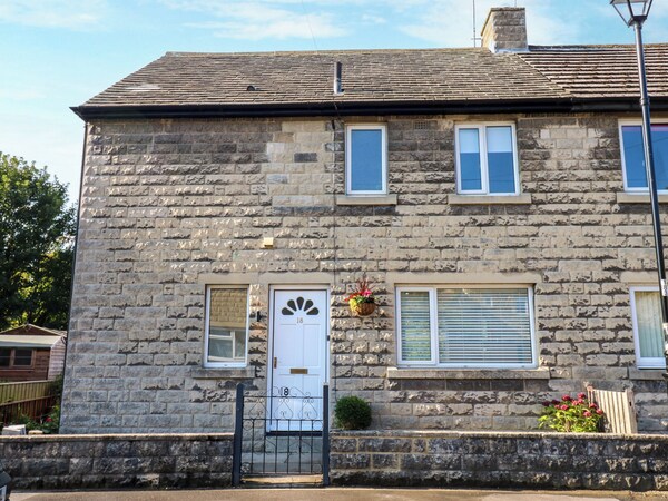 18 Thorngate Wynd, Pet Friendly, With Open Fire In Barnard Castle - Barnard Castle