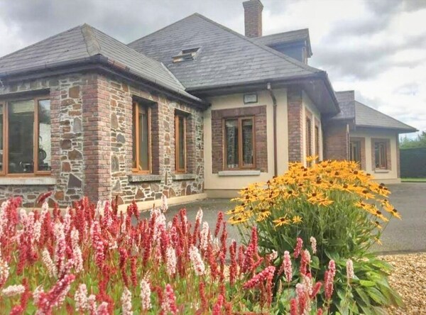 Spacious, Private Country Home 30 Mins From Dublin - Clane