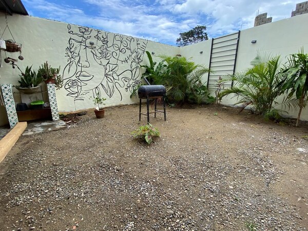 Casa Cabarete Arriba - 350m From Beach, Fast Wifi, A/c, Balcony - Cabarete