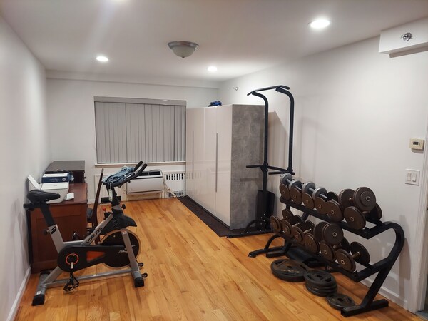 Charming 2-bedroom Condo In Fabulous Brooklyn With Ac, Wifi, Fitness Equipment - 뉴욕, NY