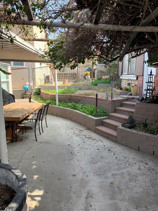 Cozy Home 15 Mins From Dtla, 45 Mins To Disney & Magic Mountain. All Welcome! - Pasadena, CA